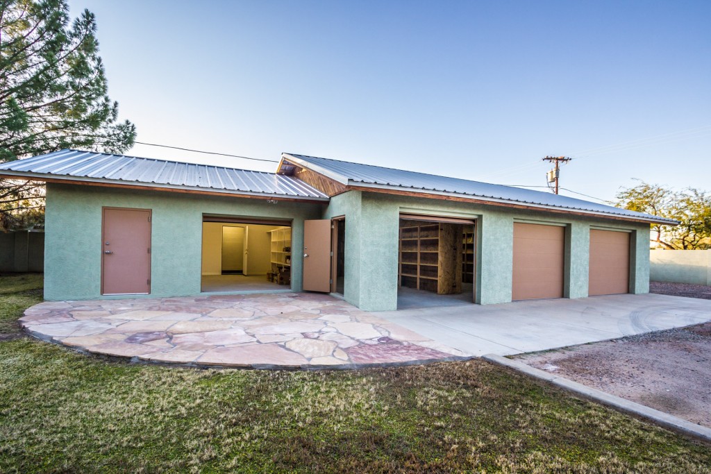 Garage craft room - Jeff Cameron